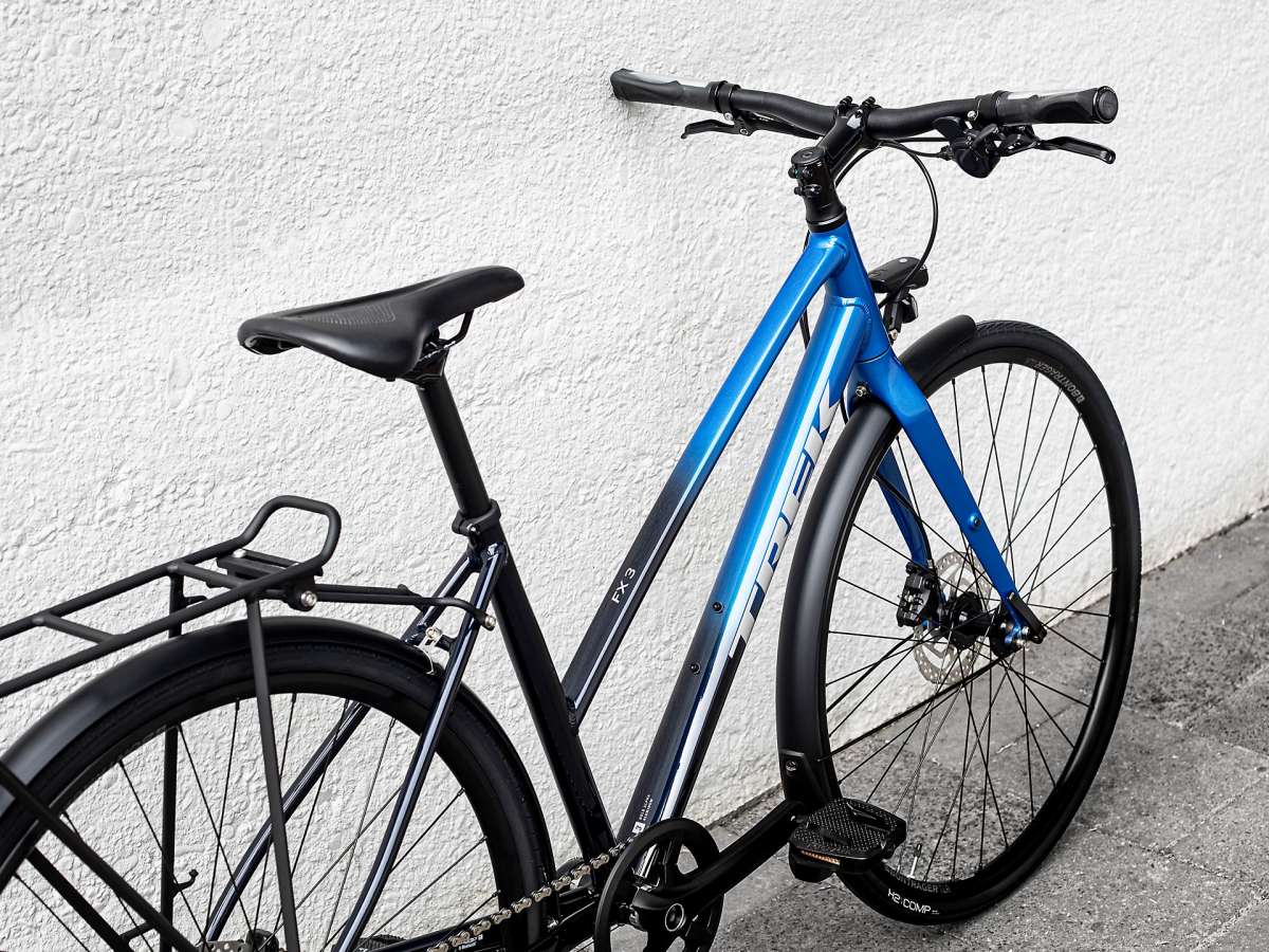 Trek FX 3 Disc Equipped Stagger Alpine Blue to Deep Dark Blue Fade Citybikes BMO Bike Mailorder
